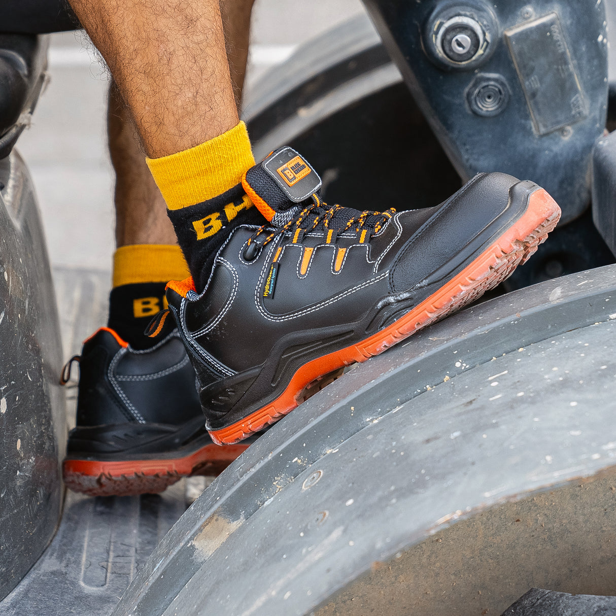 Waterproof Work Shoes S3 SRC | Extra Grip Trainers | Black Hammer